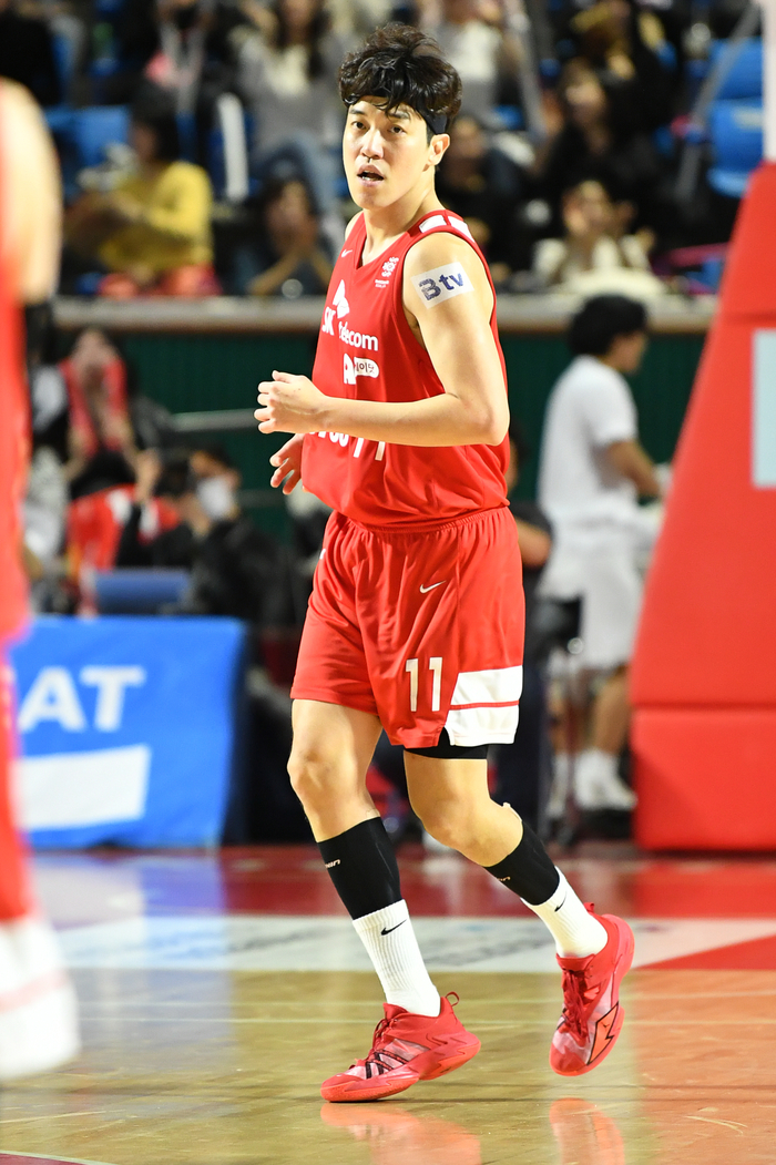 허일영 김선형 활약 SK, 연장 끝에 KCC 꺾고 2연승[SS잠실학생in]