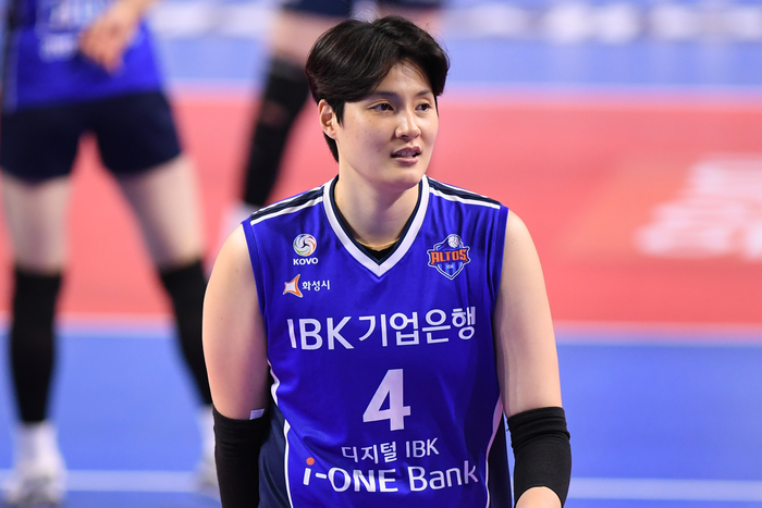 연봉 삭감한 김희진, ‘총액 3억5000만 원’에 IBK기업은행 잔류