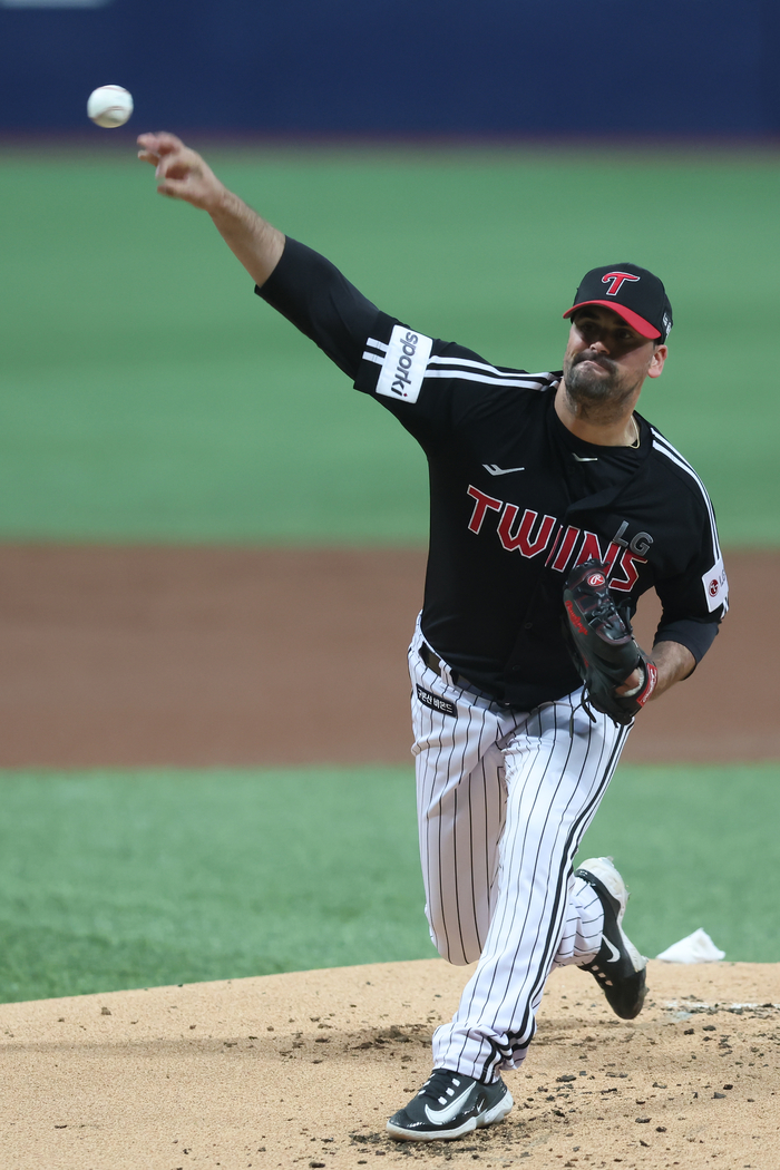 ‘ERA 0.77 플럿코 매덕스 피칭·문보경 결승 2타점’ LG 채은성 매치 승리…3연승 단독 선두 유지[SS대전in]