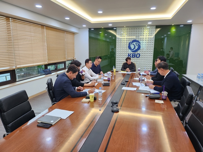 잠실에 뜬 KBO 전력강화위원들 AG준비 본격화…류중일 감독도 동행[SS 잠실in]