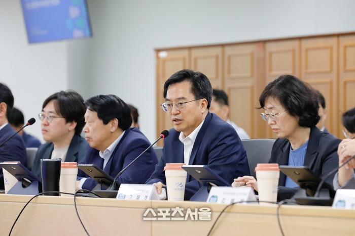 김동연 “RE100 실천 매달 회의 주재하겠다”