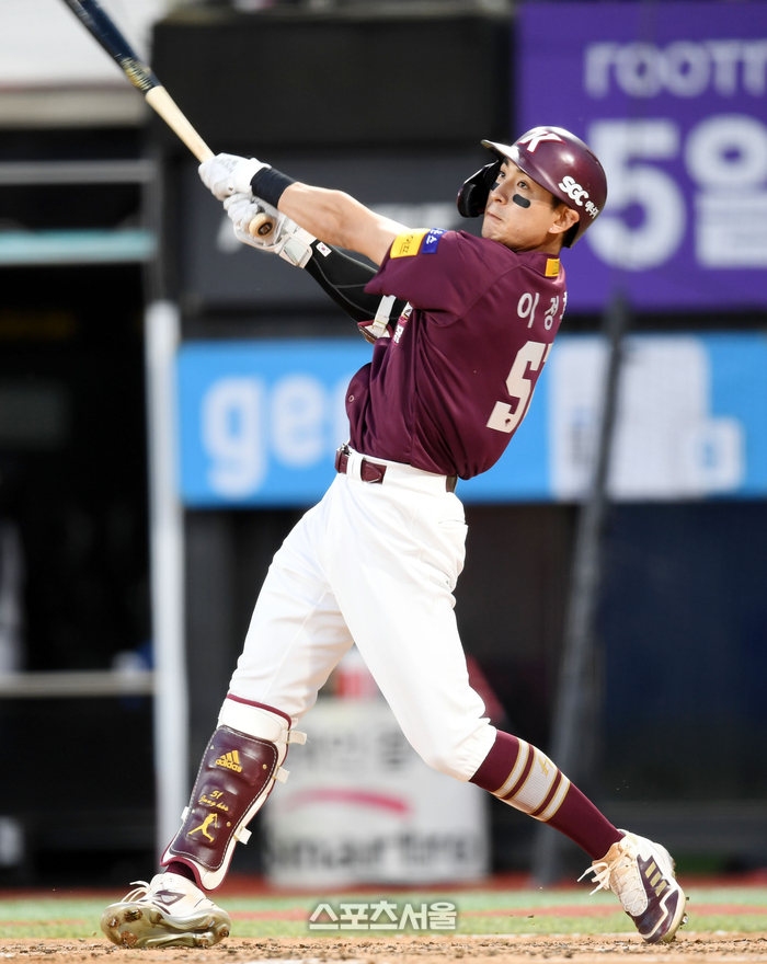 [포토] 이정후 '아~ 파울이네'