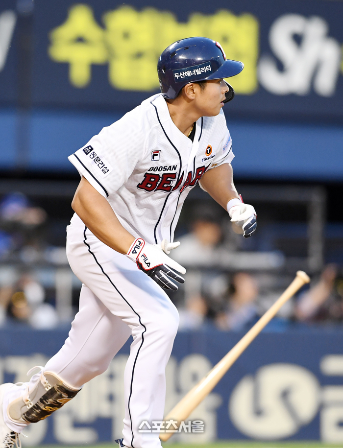 [포토]역전 2루타 치는 두산 송승환