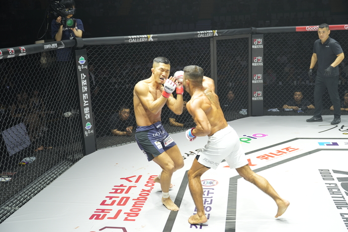 ‘로드FC 064’ 졌지만 잘 싸웠다! 박형근, 브루노 아제베두에 3R 서브미션 패