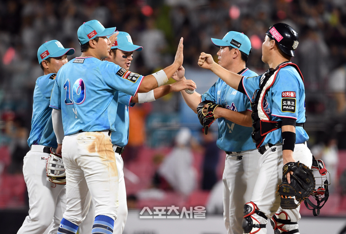 KT·NC 투타 조화 KIA 화력 두산 버티기 4팀 4색 피말리는 3위 쟁탈전 결국은 마운드 싸움[SS 포커스]