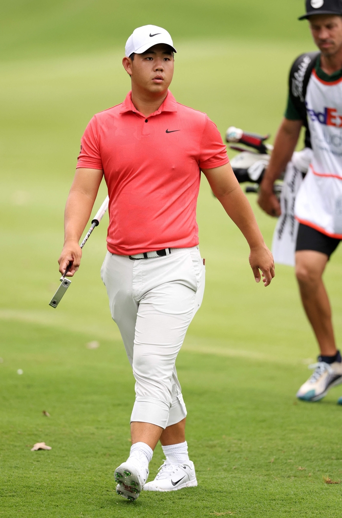 발목 재활 마친 김주형 PGA PO 1차전 1R 단독 2위 쇼 “시즌 새로 시작하는 느낌”