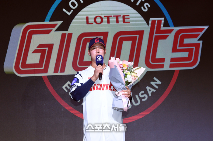 1R 롯데 신인 전미르, 10월5일 LG전 시구로 롯데팬에 첫 인사 건넨다