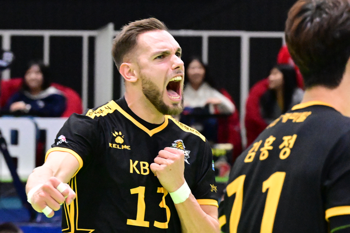 ‘메가·지아 39점 맹폭’ 정관장, IBK 완파…‘비예나 TK’ KB손보는 한국전력 3-2 제압