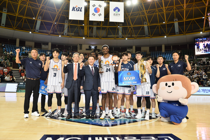 슈퍼팀 KCC 독주? 2023~2024시즌 판도는?[KBL 개막특집③]