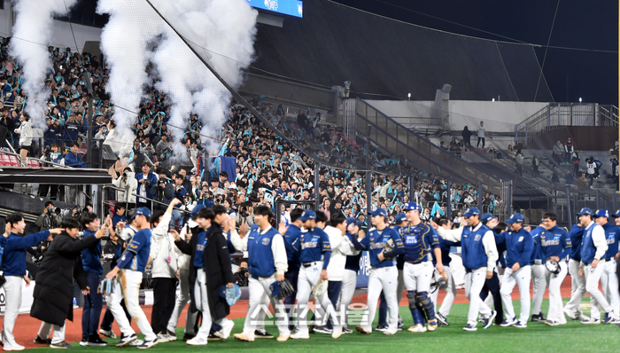 ‘드디어 꽉 찬다’ NC-KT 3차전, 경기 4시간 전 1만7400석 매진 [PO3]