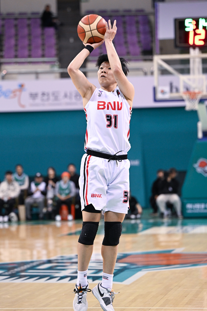 진안 더블더블, BNK 하나원큐 제압