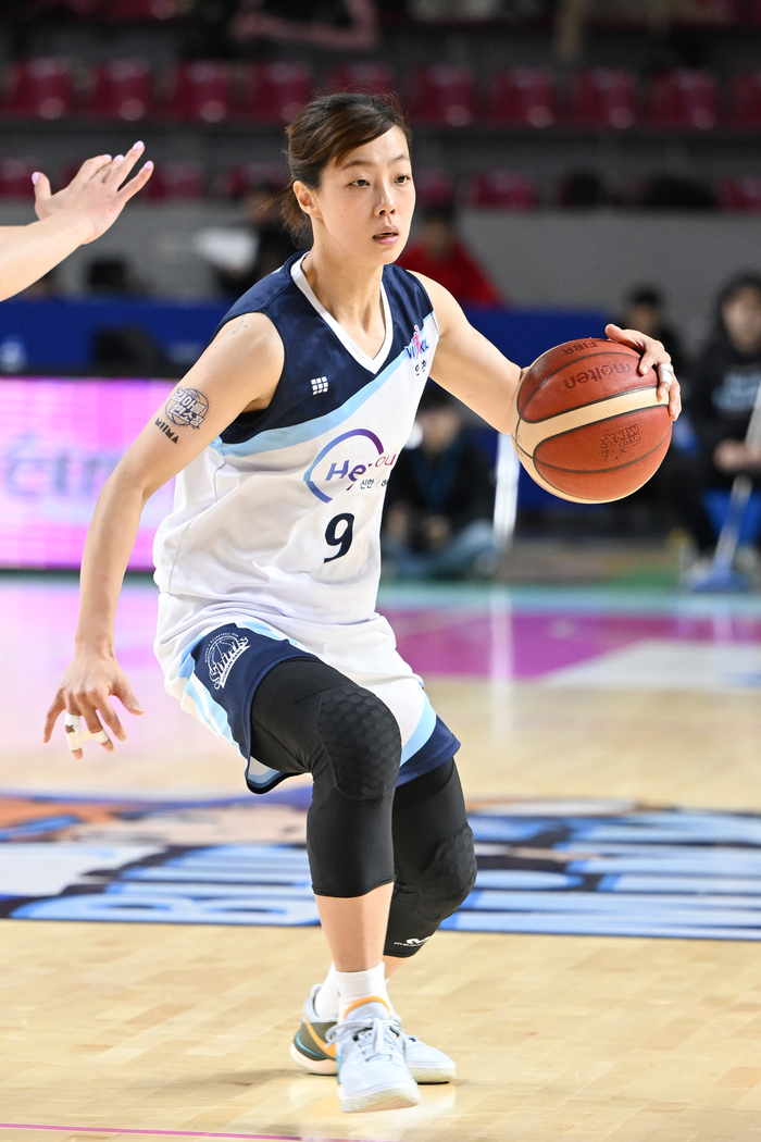 WKBL 1라운드 페이크 파울 총 4건, 이경은 3회 반칙금