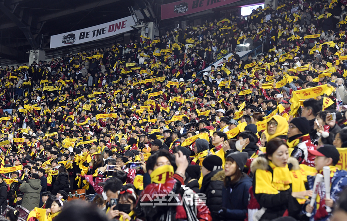 KBO 운명 결정할 뉴미디어 입찰, 실수 반복하지 않는다···SNS·유튜브에 경기 영상 오픈 계획[SS시선집중]