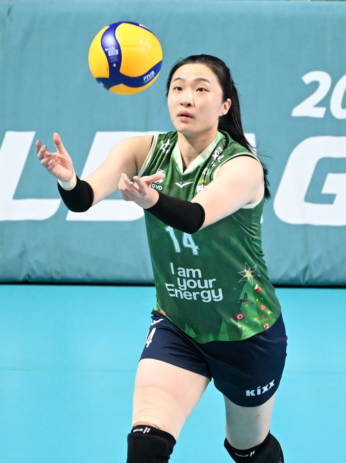 아베크롬비, 한 경기 최다 42점…IBK기업은행은 GS칼텍스 꺾고 2연승+4위 도약[현장리뷰]