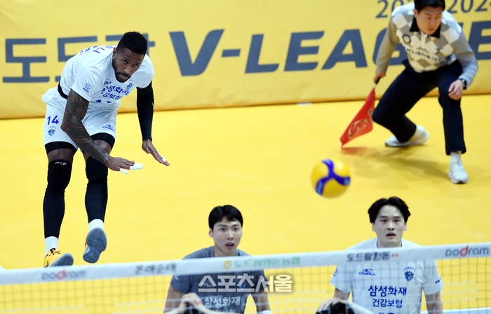 [포토] 요스바니 ‘파워 서브’