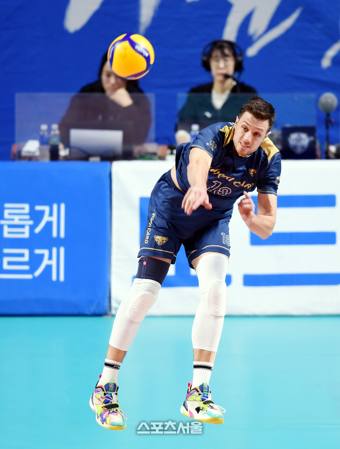 우리카드 마테이-IBK 아베크롬비, 3R MVP 선정