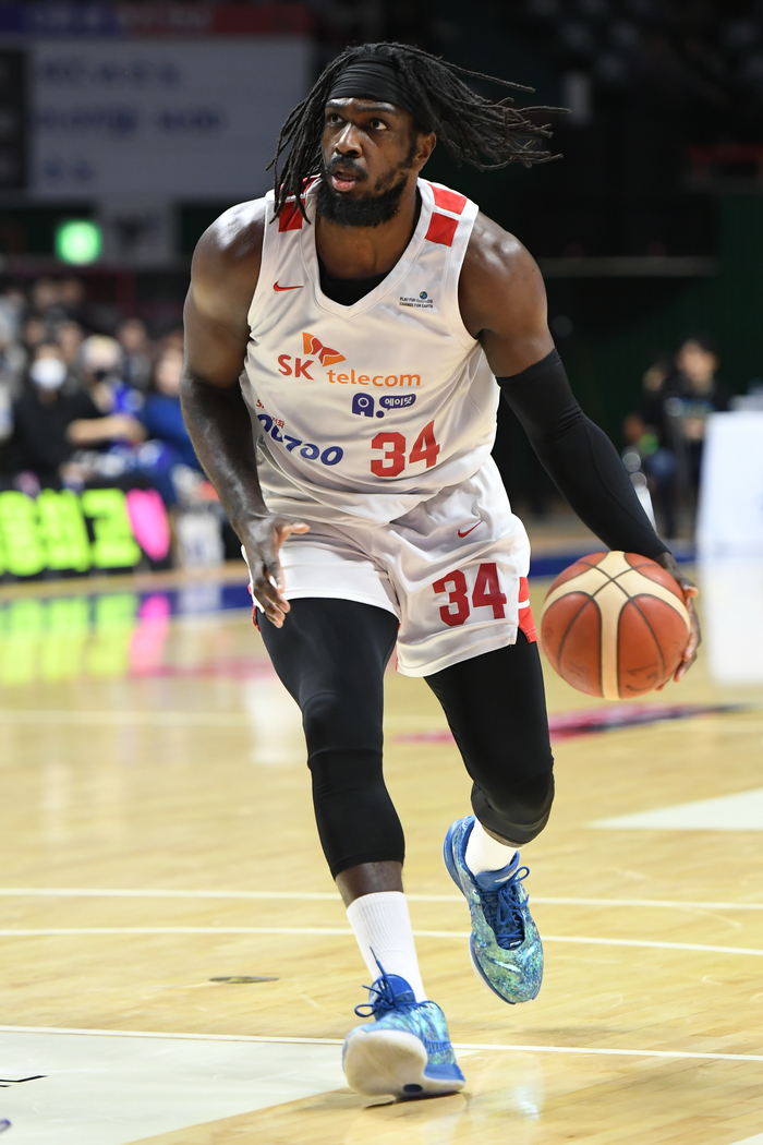 워니 쐐기 득점 포함 36점, SK KCC 꺾고 9연승 선두 DB와 3경기 차[SS현장]