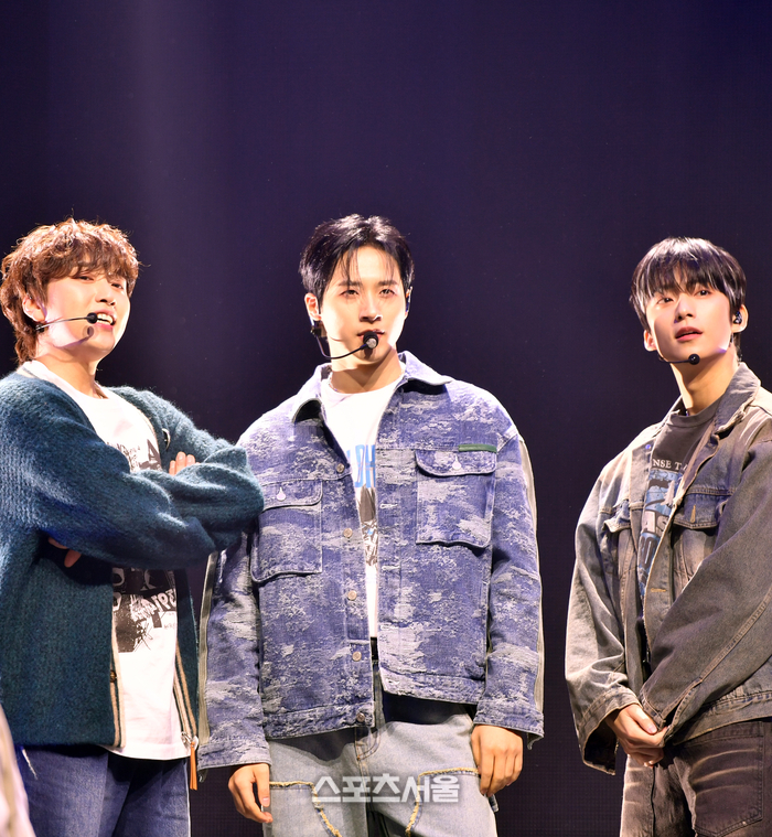 [포토]‘오랜만에 서 본 무대’ B1A4 컴백쇼케이스