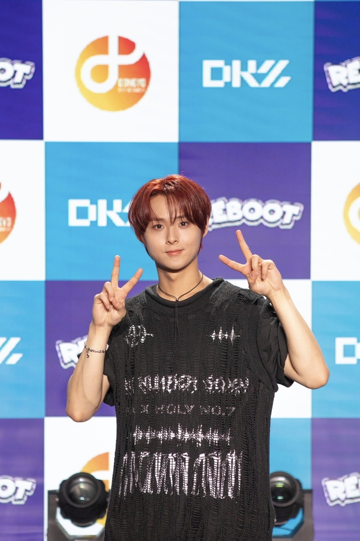 “미래가 기대되는 그룹 되겠다” DKZ, 5주년에 5인조로 ‘리부트’[SS현장]