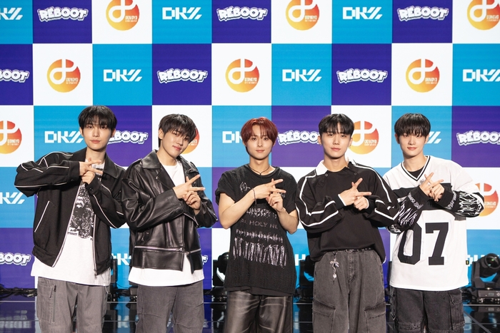 DKZ, 첫 5인조 컴백 “1년 6개월의 팀 공백, 고민 많았다”