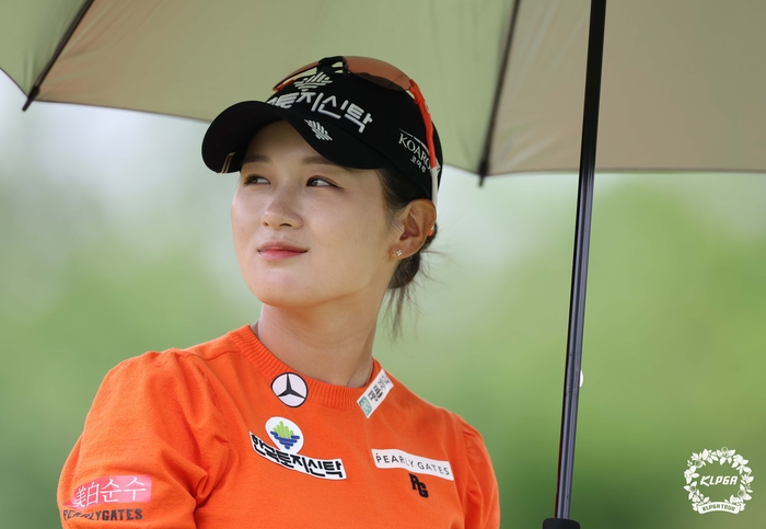 ‘이예원vs박현경’ ‘방신실vs황유민vs윤이나’ 다승-장타왕 경쟁 불꽃 KLPGA투어 상반기 불꽃 튀었네[SS 포커스]