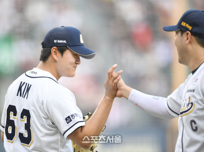 슈퍼 루키 김택연 VS 타점왕 오스틴 KBO, 8월 MVP 후보 발표