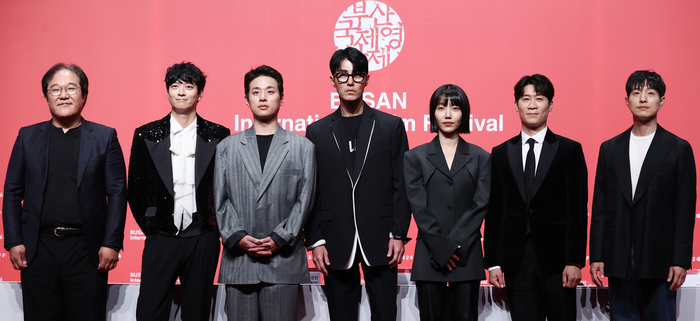 화제의 개막작 ‘전, 란’ OTT·청불·시대상으로 이어진 키워드 논쟁 [2024 BIFF]