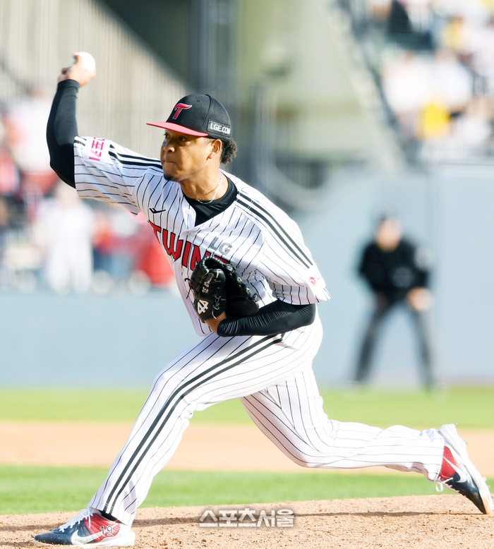 ‘야구 미신도 물리친 마법 행진’ KT LG 꺾고 작년 KS 복수···5위 결정전부터 4연승 질주 [준PO1]