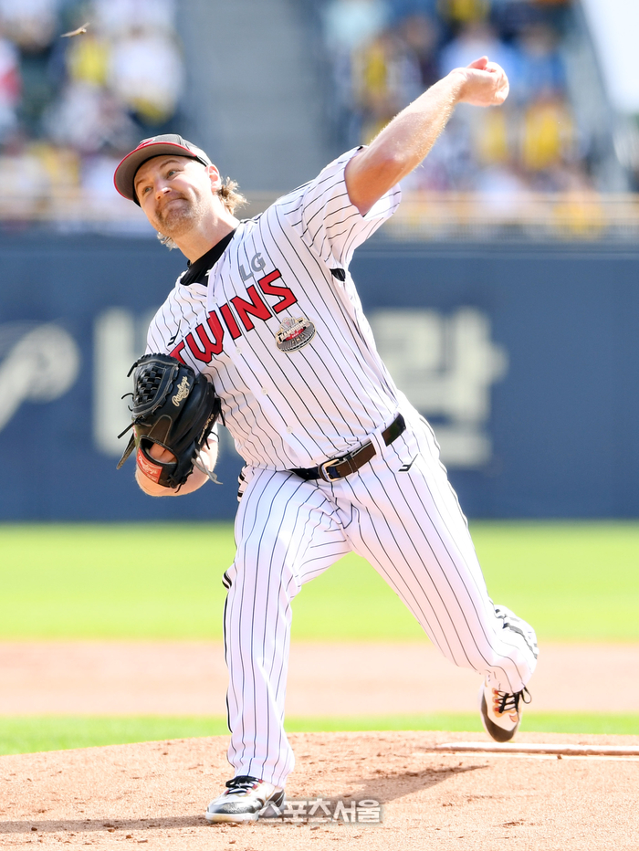 0% 깬 ‘기적의 팀’ KT, 이번엔 100% 확률 잡았다…이제 LG가 ‘최초’에 도전해야 한다 [준PO1]