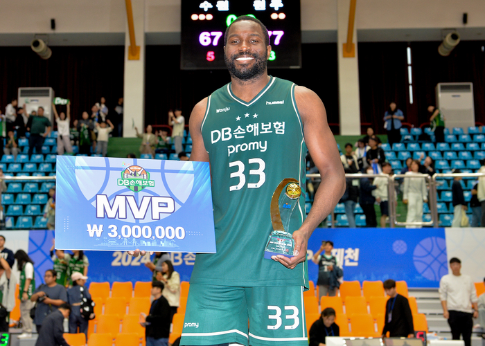 DB, KT 꺾고 KBL 컵대회 ‘첫 우승’…KT, 챔프전 이어 또 ‘준우승’