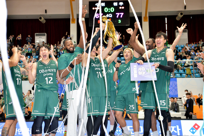 DB, KT 꺾고 KBL 컵대회 ‘첫 우승’…KT, 챔프전 이어 또 ‘준우승’