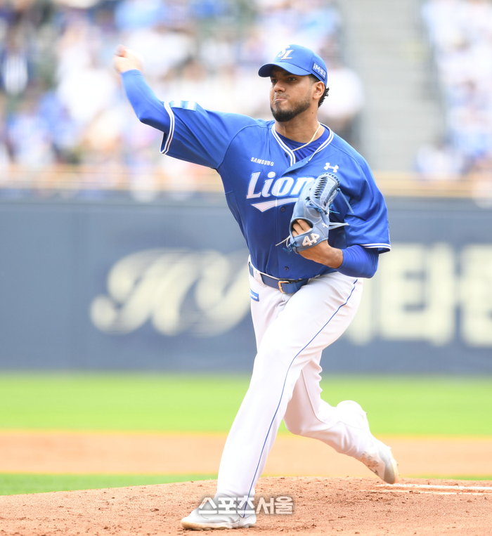 ‘2승 ERA 0.66’ 레예스, 미친 호투로 PO MVP 등극…“KS에서도 지금처럼!” [PO4]