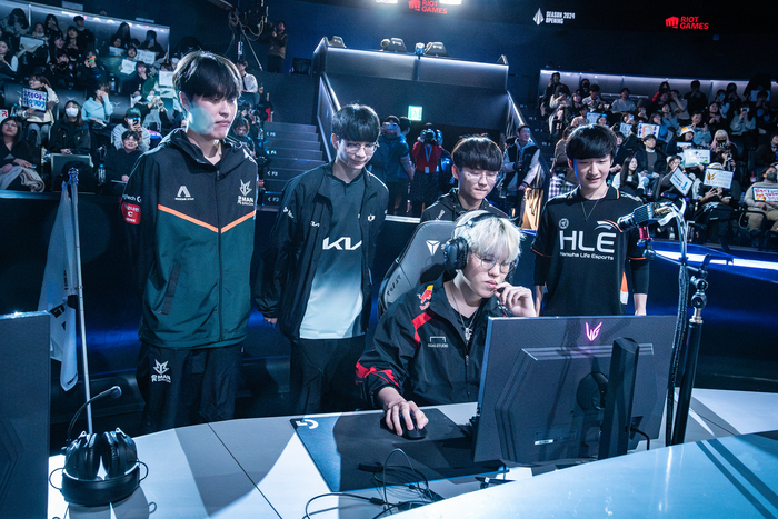 ‘페이커’ 선봉 선 미드, 탑·정글러 잡고 2025 LCK ‘최강’ 포지션 등극할까 [SS시선집중]