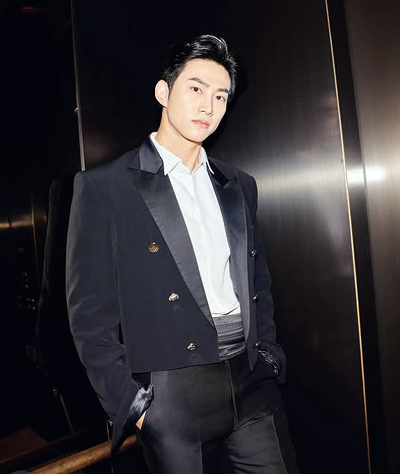 185cm에서 187cm로 커진 옥택연, 더 잘 생겨지고 더 커졌네!