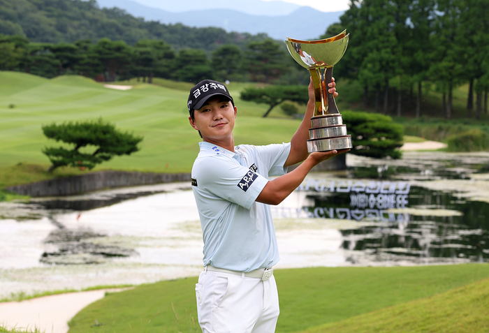 “나는 할 수 있다” 옥태훈, 거울 앞 3번 외친 각오로 KPGA 투어 ‘첫 우승’ [SS시선집중]