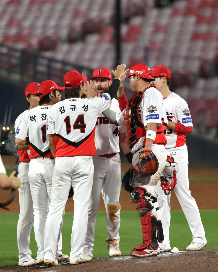 호랑이 아직 안 죽었다! “수단·방법 불문하고 이겨야”…‘5위와 2G 차’ KIA, 5강 불씨 ‘활활’ [SS시선집중]