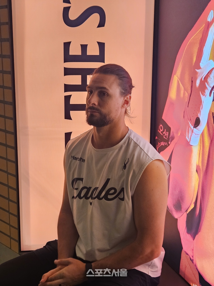 “어떻게든 8회를 끝내고 싶었다” 117구 ‘혼신의 역투’ 와이스의 ‘진심’…“5차전 꼭 이기길” [KS5]