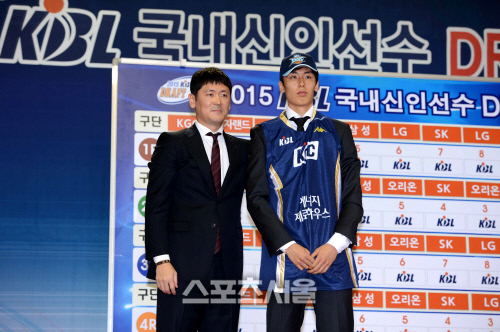 KBL드래프트 사상 두번째 고교생 1R 지명 송교창 "실망시키지 않겠다"