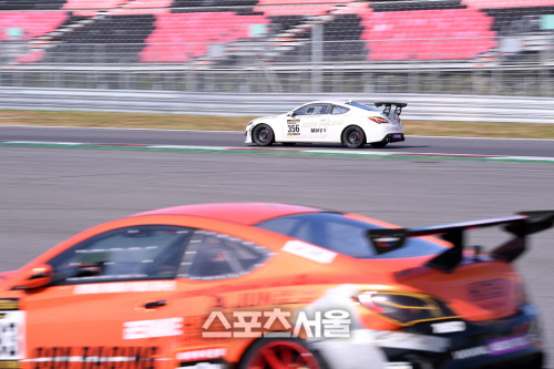 [SS포토]염종환 엔페라컵 BK-Onemaker, "눈부시죠~"