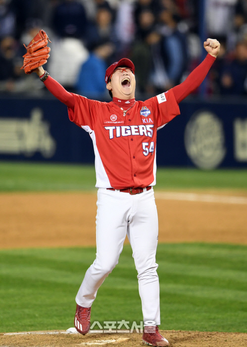 [SS포토]한국시리즈 우승 포효하는 양현종