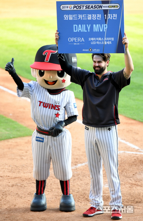 'MVP' 켈리 "이제부터 시작, 준PO서 모든 것 쏟아붓겠다"[WC1]