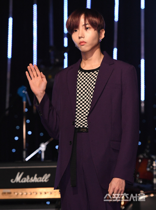 [포토] 디코이(D.COY) 혁진, 보라빛~