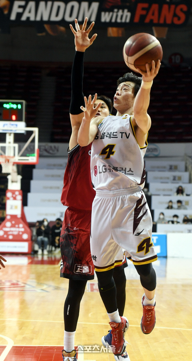 이재도·이관희·마레이 앞세운 LG, KGC 꺾고 3연승 질주[SS현장]