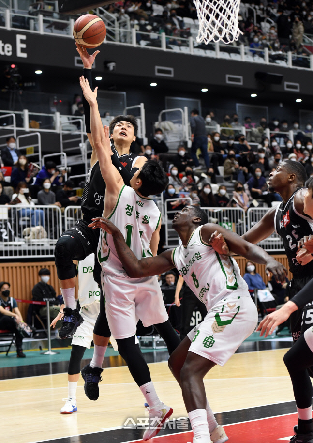 [포토]KT 양홍석, 과감하게!