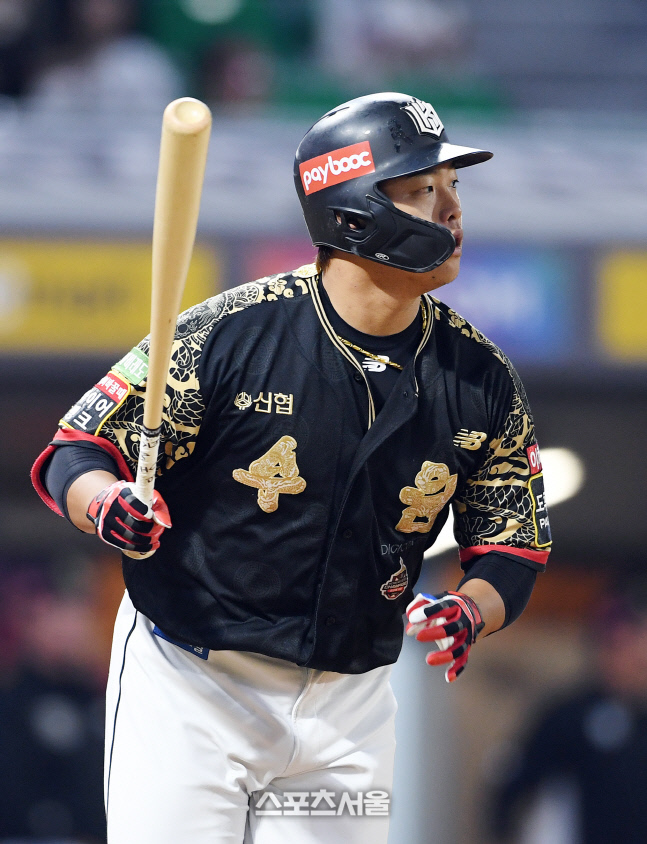 [포토]KT 강백호, 동점타 간다!