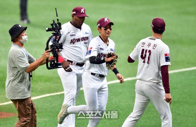 "환호했던 홈런인데…" 이정후의 슬픈예감 7회초 적중[준PO1 포커스]