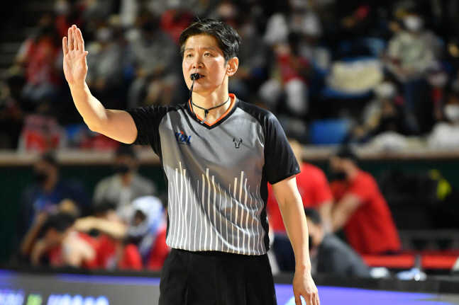 장준혁 심판, 2022-23시즌 KBL 1라운드 심판상 수상 [공식발표]