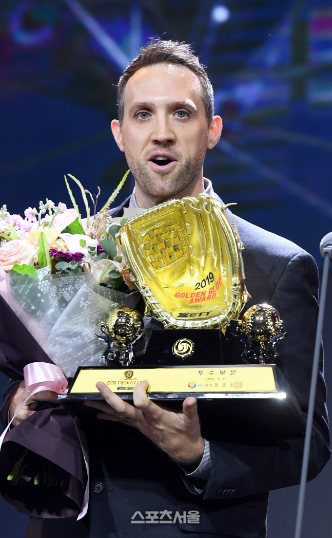 '2019 KBO리그 MVP' 린드블럼 밀워키와 계약 종료, 은퇴 발표