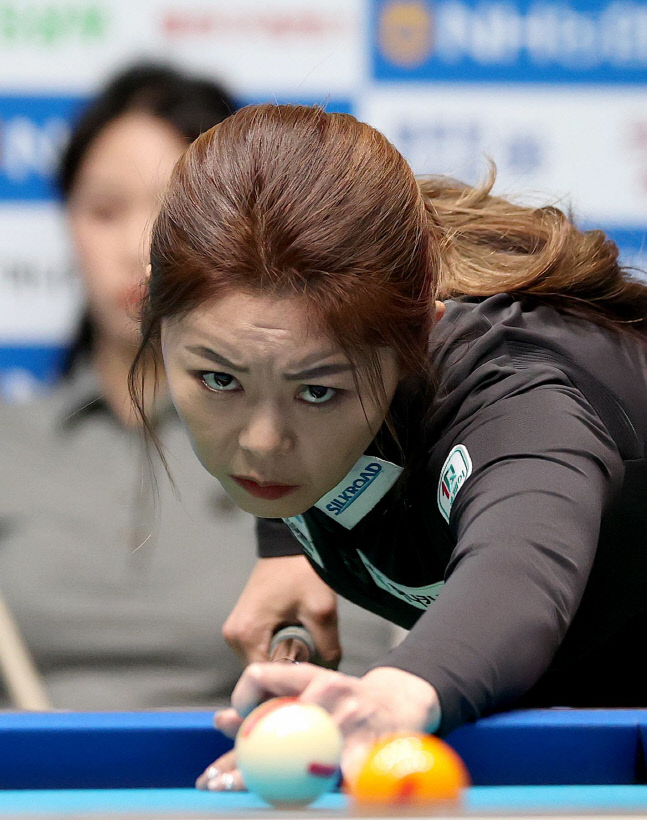 '회심의 뱅크샷' 김가영, 역시 서바이벌 여왕…전체 1위로 LPBA 7차투어 32강행