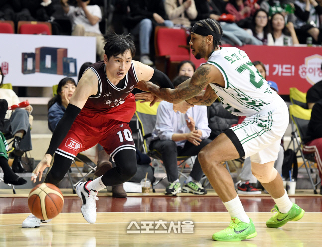 [포토]돌파하는 KGC 문성곤